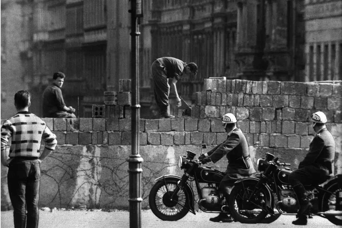 How and why was the Berlin Wall built?