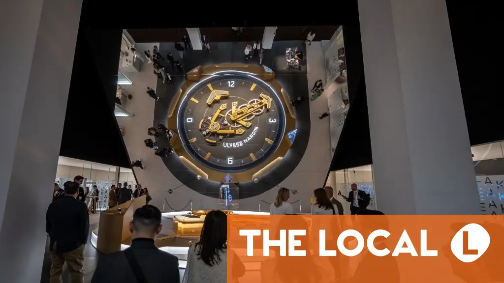 Geneva watch show opens in throes of Swiss banking turmoil