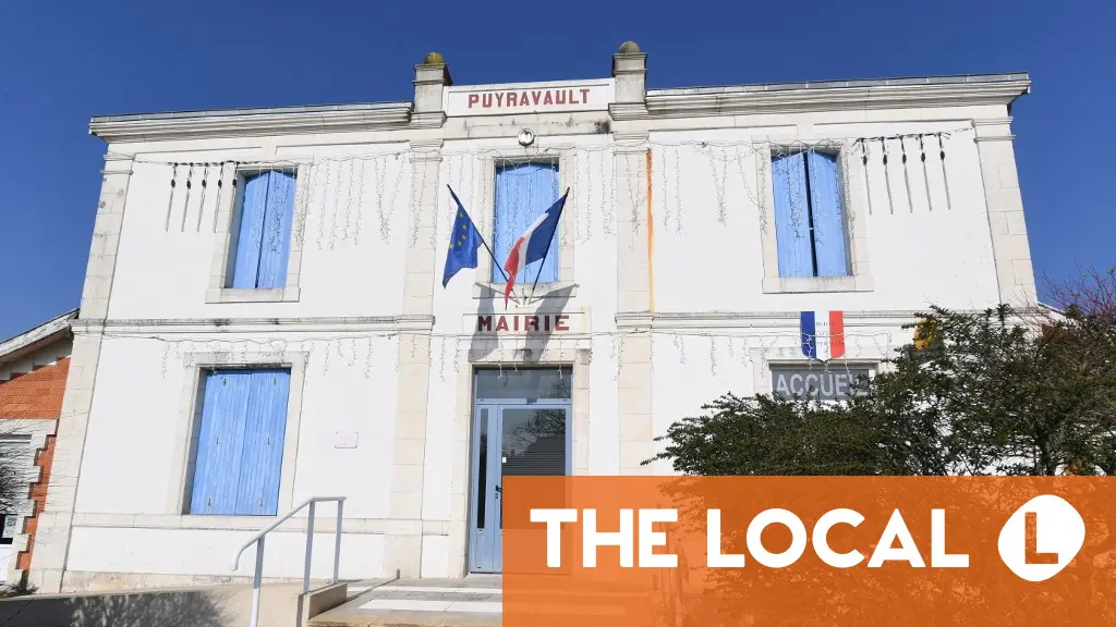 French MPs vote to make EU flag compulsory on public buildings