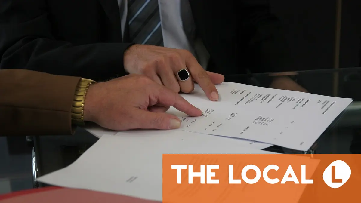 EXPLAINED: What to pay attention to when signing a Swiss work contract