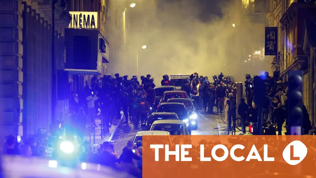 France's fifth night of rioting sees looting and attack on mayor's home