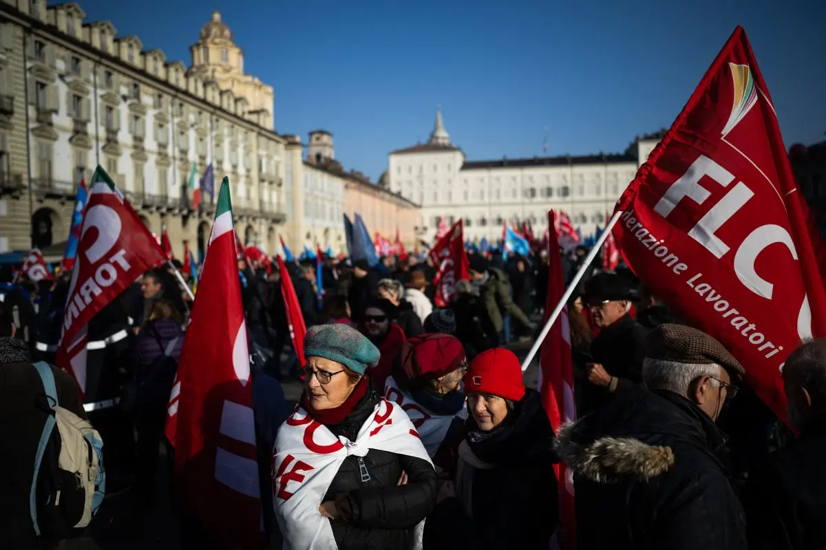 Thousands in Italy strike over low wages and falling purchasing power