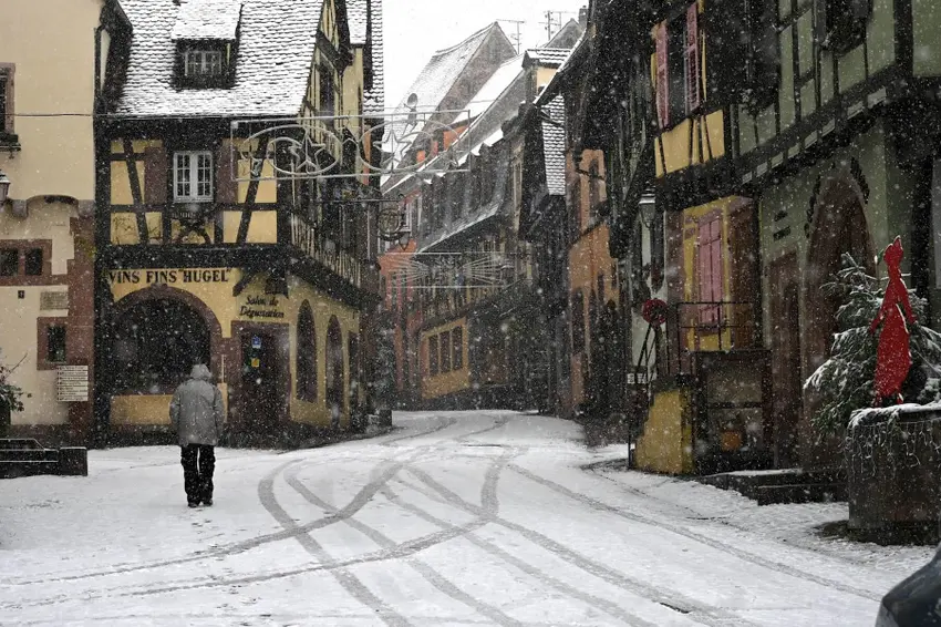 French mayor introduces order of 'silence in the street'