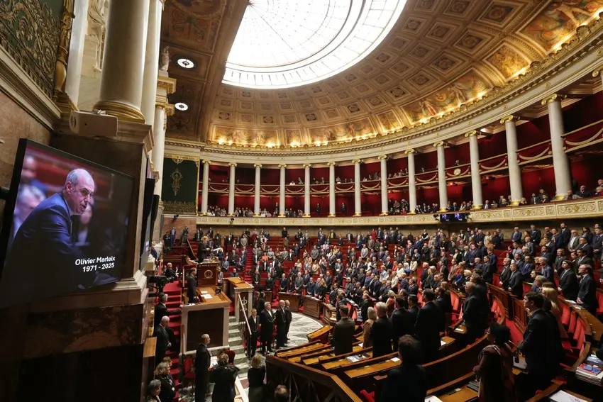 French parliament passes emergency budget extension