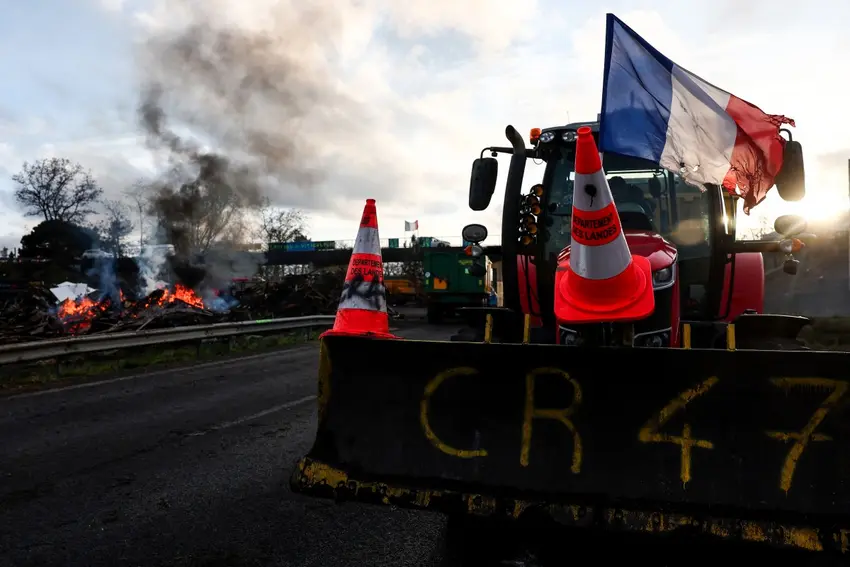 Farmers plan fresh protests in south-west France