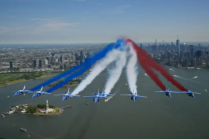 French air force soars through NY skies in Statue of Liberty flyover