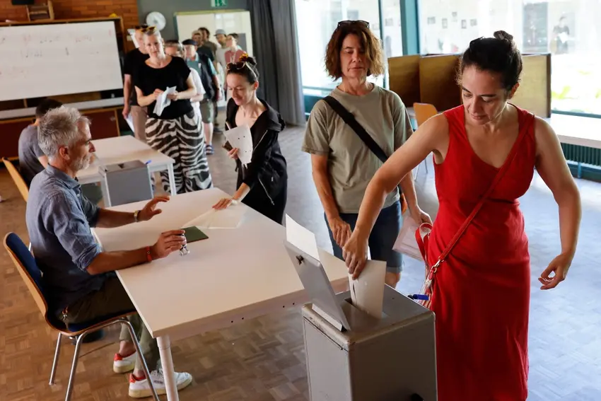 BREAKING: 'No to 10 million vote' set for nail-biting finish