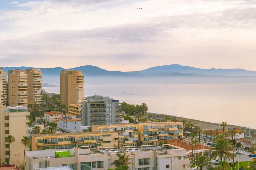 British couple arrested in Spain for abandoning their three children to ...
